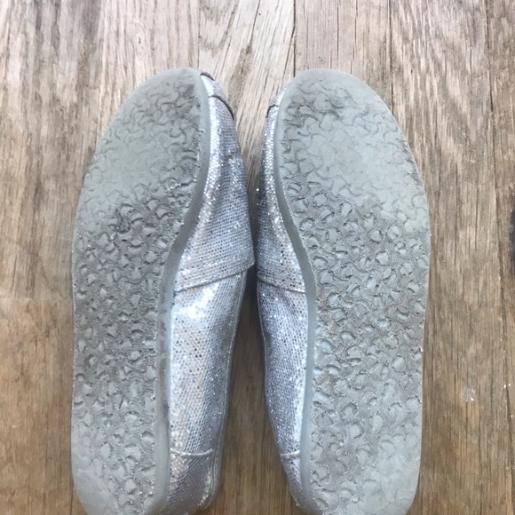 Toms | Shoes | Toms Silver Glitter Sparkle Slip On Shoes Size 6 | Poshmark